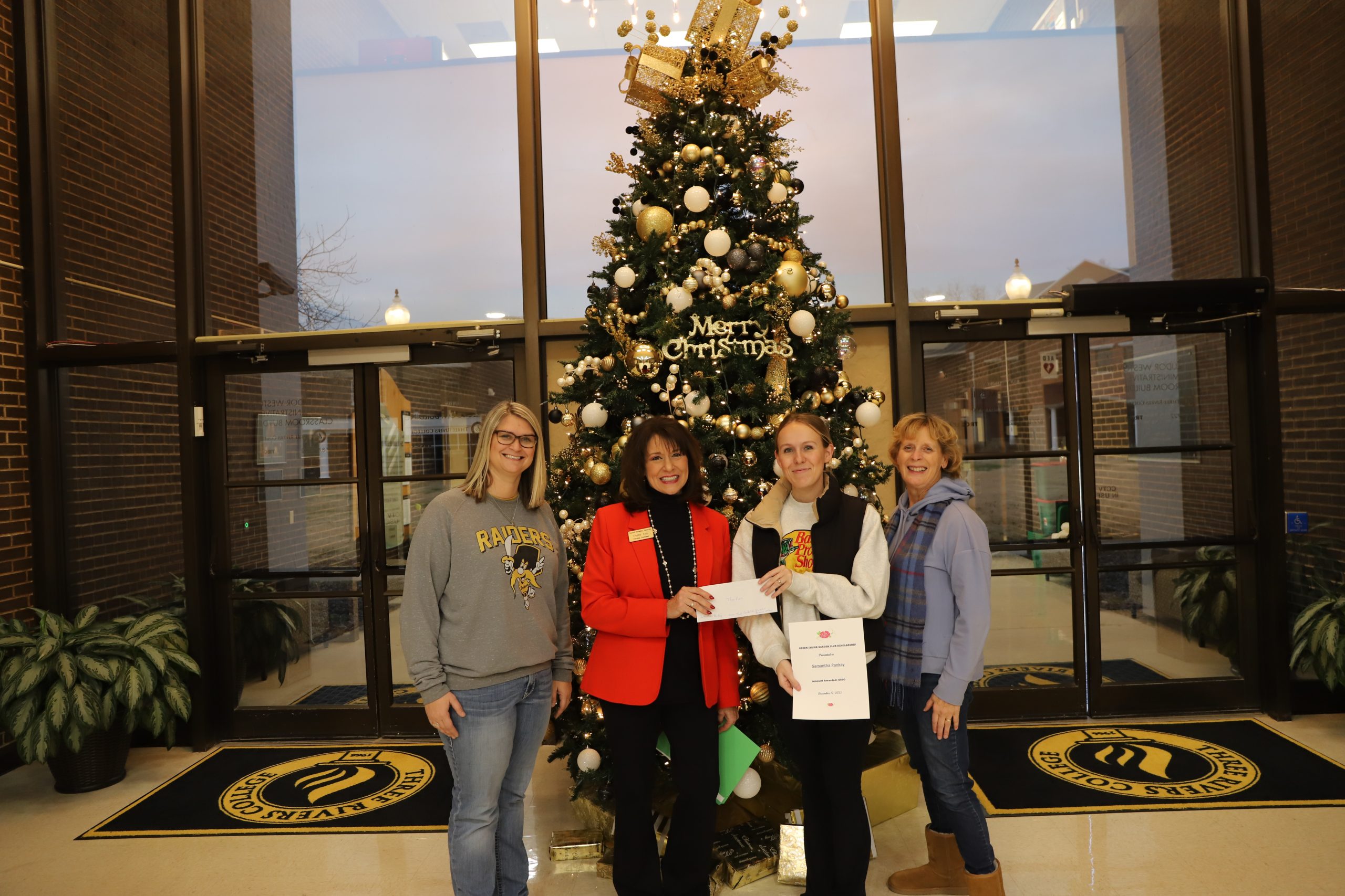 Three Rivers College awards annual Green Thumb Garden Club Scholarship ...